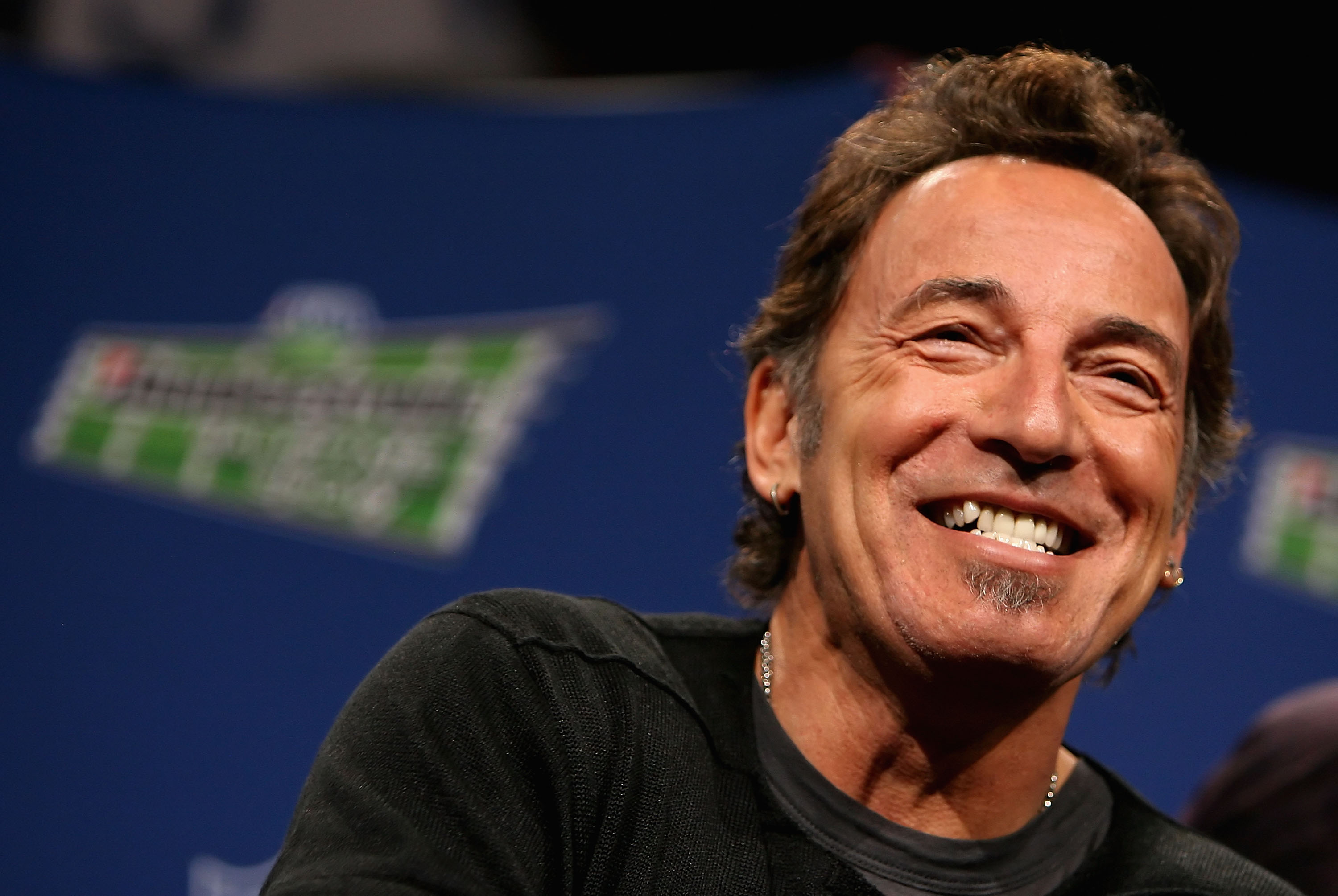 Ranking the 20 Greatest Frontmen in Music History – Nostalgic Buzz