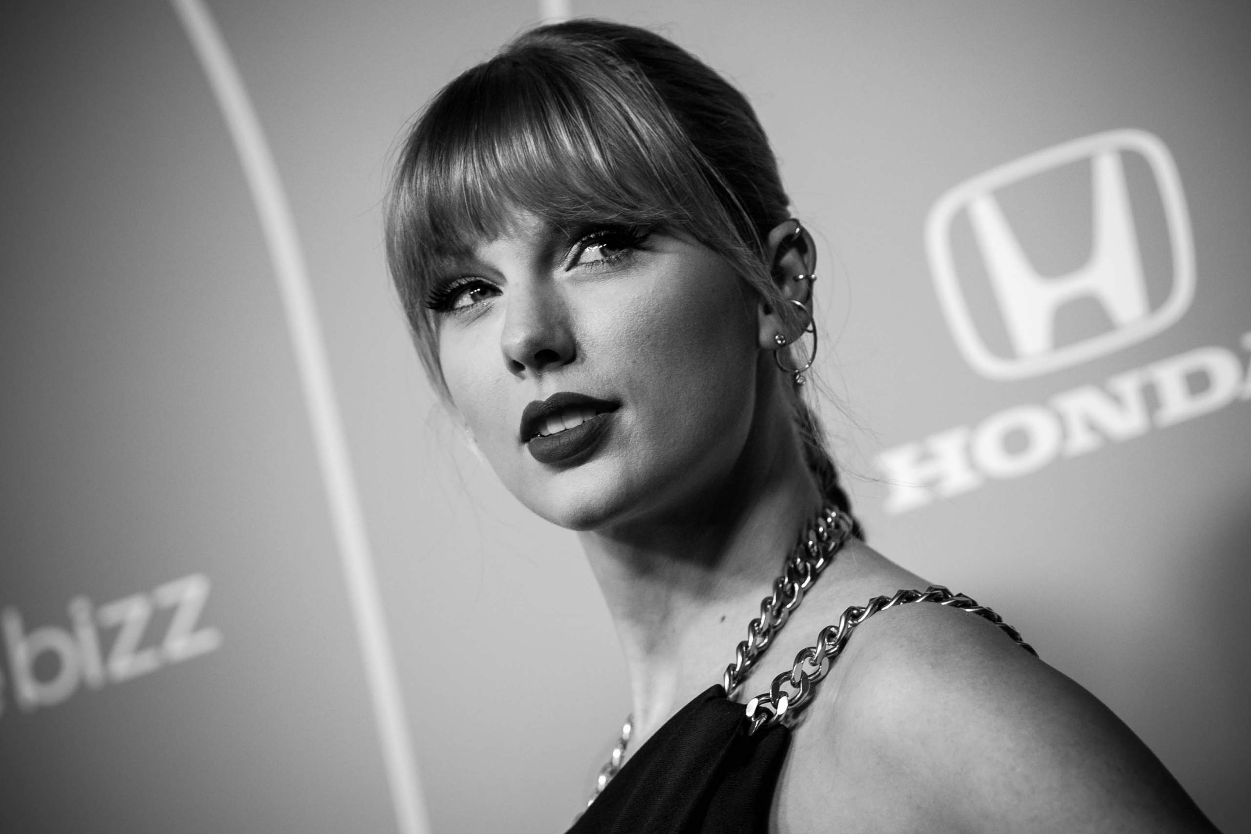 Taylor Swift Makes Massive Donation to Family of Slain Woman in KC ...