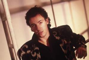 25 Greatest Rock Anthems of All-Time – Nostalgic Buzz